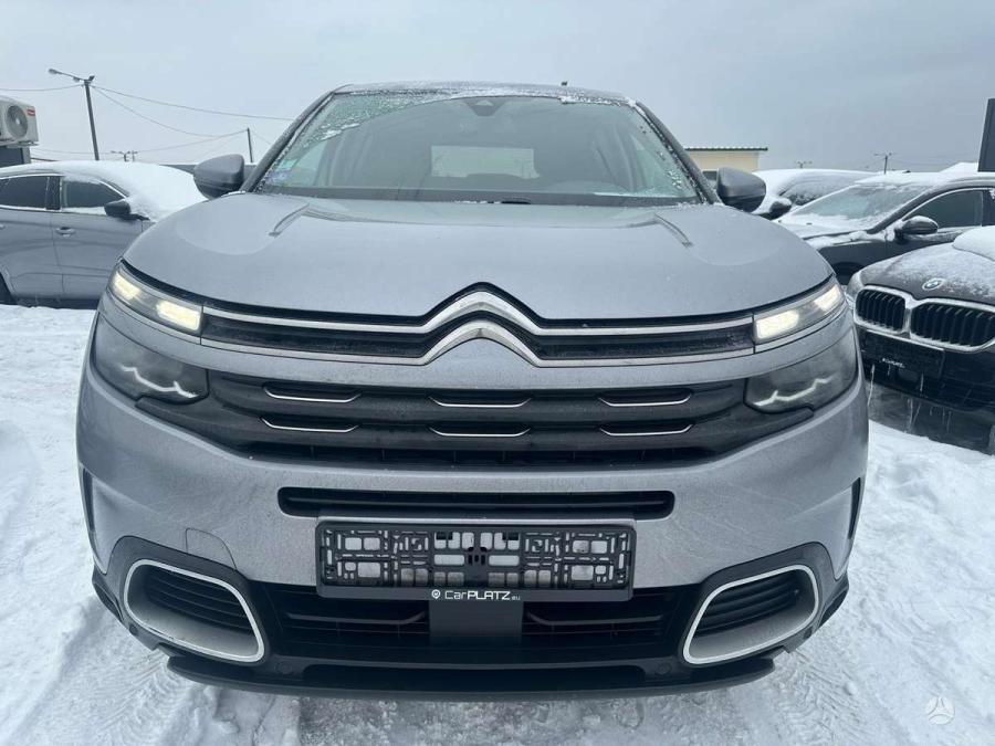 Grey Citroen C5 Aircross 2022 in Vilnius, with an engine capacity of 1.20 L and mileage of 109 thousand km for 12700 €, photo 3 on AUTOMOTO.COM.LV