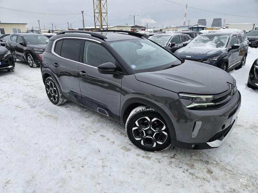 Grey Citroen C5 Aircross 2022 in Vilnius, with an engine capacity of 1.20 L and mileage of 109 thousand km for 16214 €, photo 1 on AUTOMOTO.COM.LV