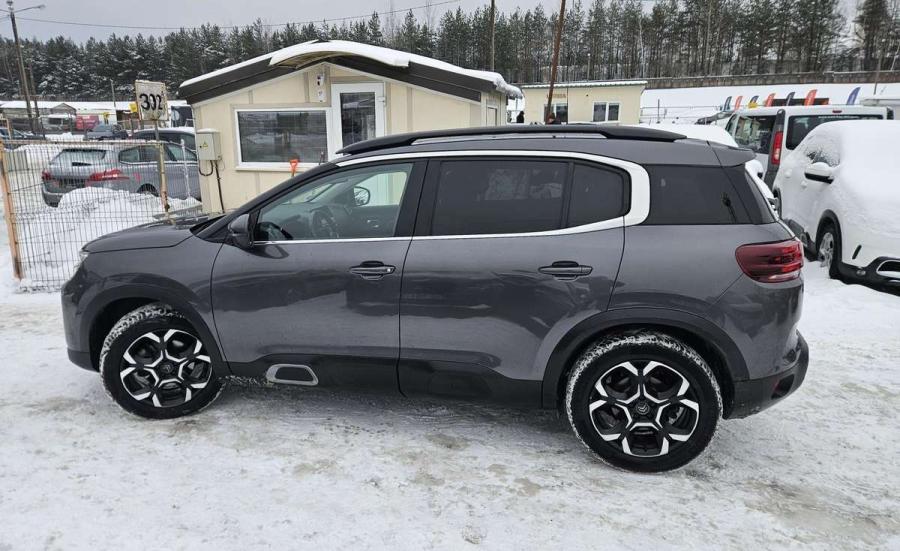 Grey Citroen C5 Aircross 2022 in Vilnius, with an engine capacity of 1.20 L and mileage of 109 thousand km for 16214 €, photo 8 on AUTOMOTO.COM.LV