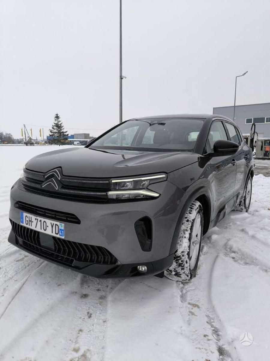 Grey Citroen C5 Aircross 2022 in Marijampole, with an engine capacity of 1.49 L and mileage of 158 thousand km for 15670 €, photo 1 on AUTOMOTO.COM.LV