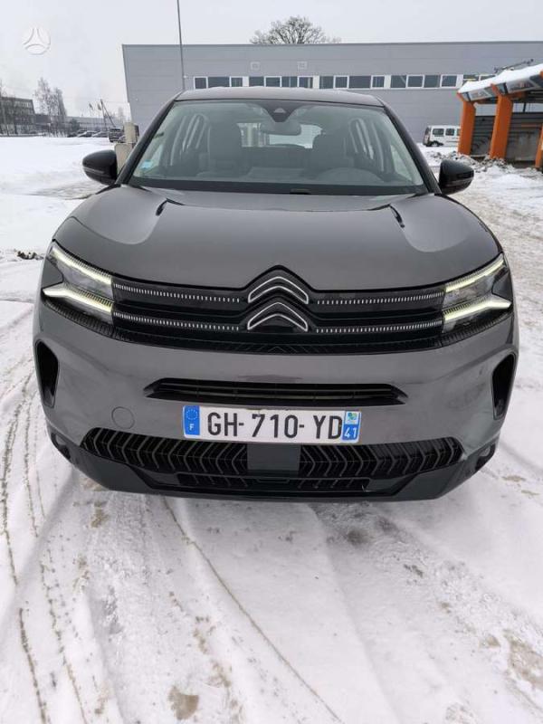 Pelēks Citroen C5 Aircross 2022 Marijampole, ar dzinēja tilpumu 1.49 L un nobraukumu 158 tūkst. km par 15670 €, foto 3 vietnē AUTOMOTO.COM.LV