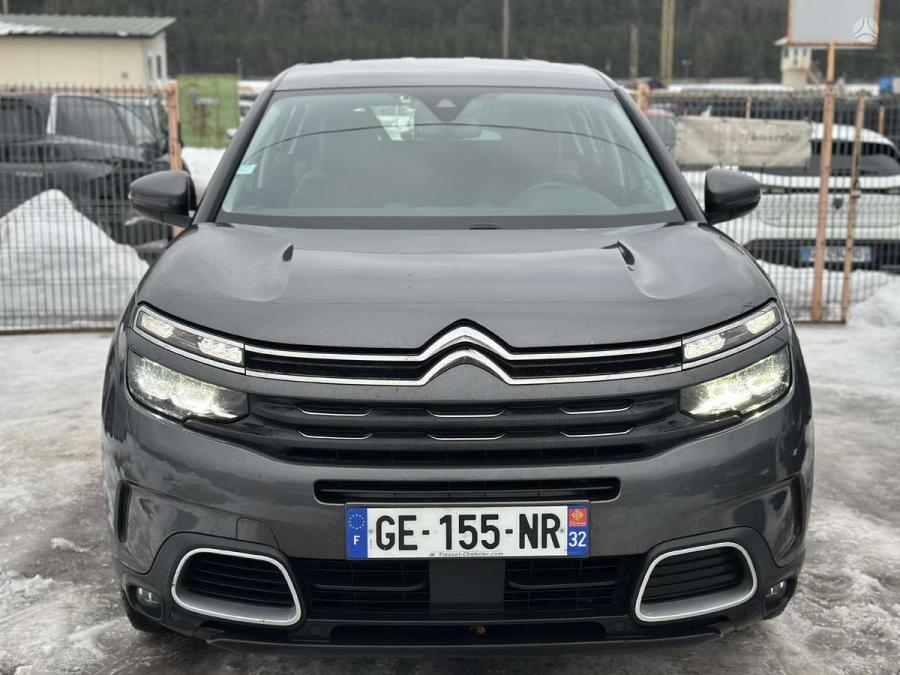 Pelēks Citroen C5 Aircross 2022 Viļņa, ar dzinēja tilpumu 1.50 L un nobraukumu 177 tūkst. km par 13067 €, foto 2 vietnē AUTOMOTO.COM.LV