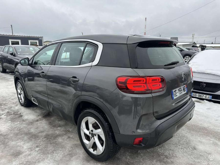 Pelēks Citroen C5 Aircross 2022 Viļņa, ar dzinēja tilpumu 1.50 L un nobraukumu 177 tūkst. km par 13067 €, foto 4 vietnē AUTOMOTO.COM.LV