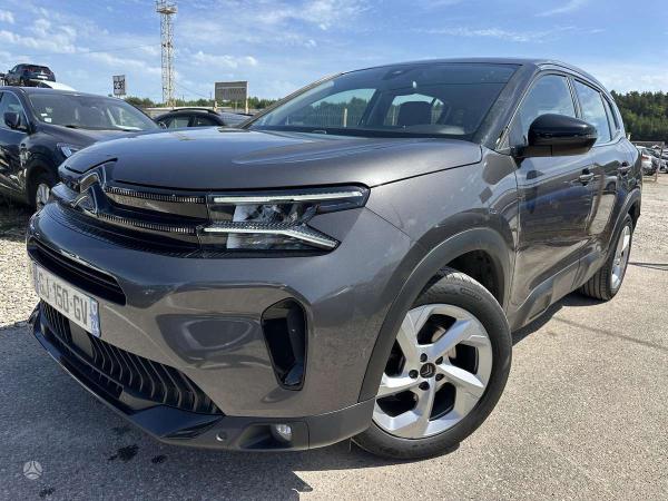 Серый Ситроен C5 Aircross 2022 в Вильнюс, объемом двигателя 1.50 л и пробегом 162 тыс. км за 14035 €, фото 1 на AUTOMOTO.COM.LV