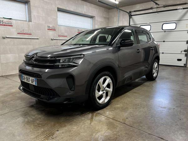 Pelēks Citroen C5 Aircross 2022 Marijampole, ar dzinēja tilpumu 1.20 L un nobraukumu 62 tūkst. km par 15972 €, foto 1 vietnē AUTOMOTO.COM.LV