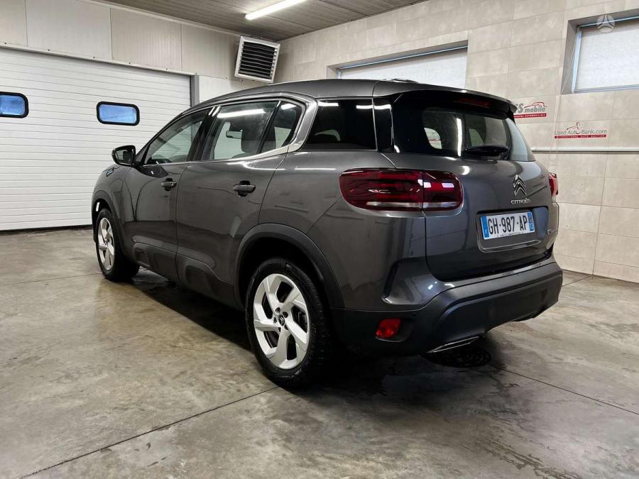 Grey Citroen C5 Aircross 2022 in Marijampole, with an engine capacity of 1.20 L and mileage of 62 thousand km for 15972 €, photo 7 on AUTOMOTO.COM.LV