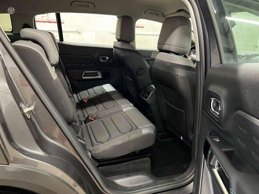 Grey Citroen C5 Aircross 2022 in Marijampole, with an engine capacity of 1.20 L and mileage of 62 thousand km for 15972 €, photo 17 on AUTOMOTO.COM.LV