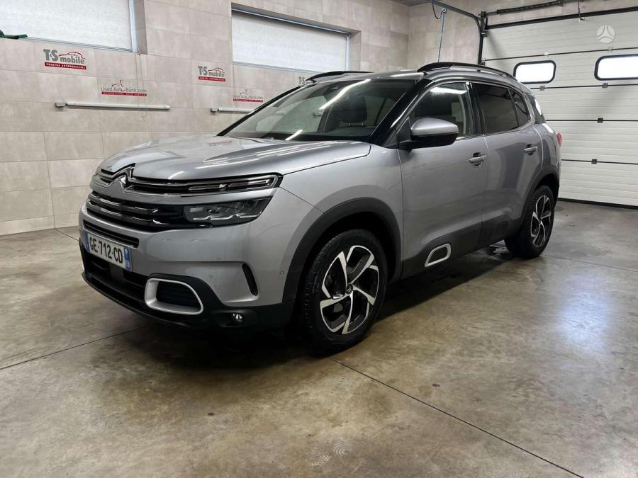 Grey Citroen C5 Aircross 2022 in Marijampole, with an engine capacity of 1.20 L and mileage of 72 thousand km for 13855 €, photo 1 on AUTOMOTO.COM.LV