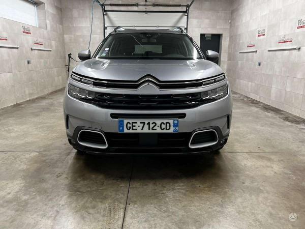 Grey Citroen C5 Aircross 2022 in Marijampole, with an engine capacity of 1.20 L and mileage of 72 thousand km for 13855 €, photo 2 on AUTOMOTO.COM.LV