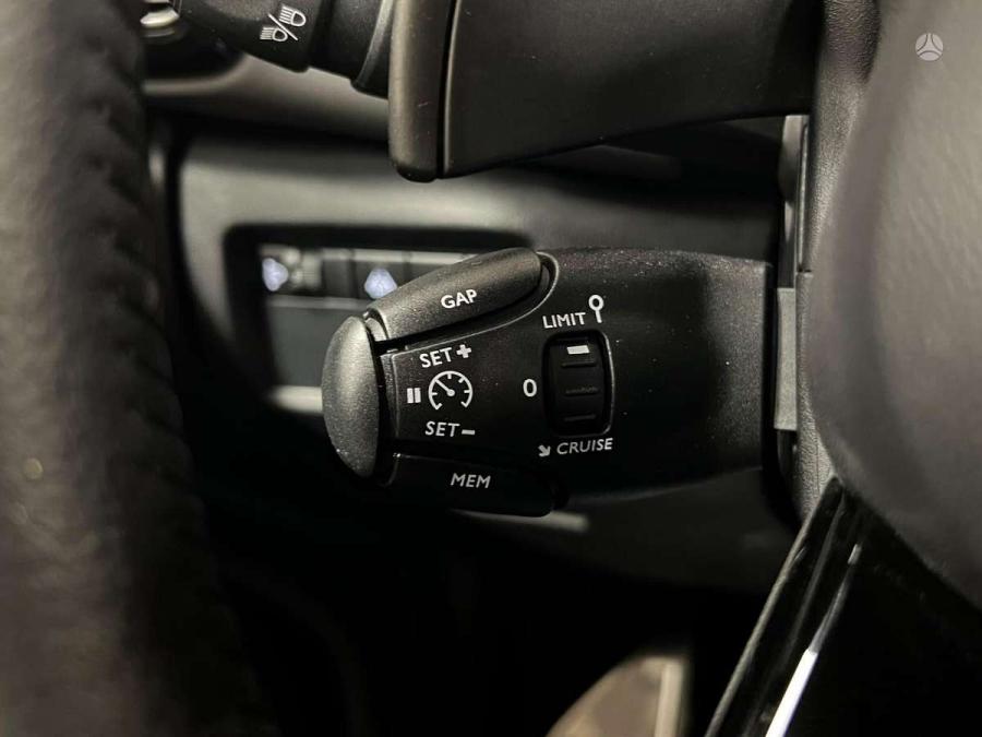 Grey Citroen C5 Aircross 2022 in Marijampole, with an engine capacity of 1.20 L and mileage of 72 thousand km for 13855 €, photo 9 on AUTOMOTO.COM.LV
