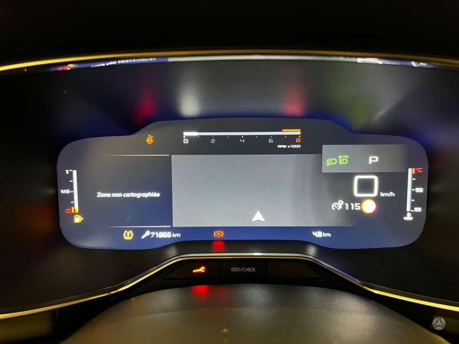 Grey Citroen C5 Aircross 2022 in Marijampole, with an engine capacity of 1.20 L and mileage of 72 thousand km for 13855 €, photo 10 on AUTOMOTO.COM.LV