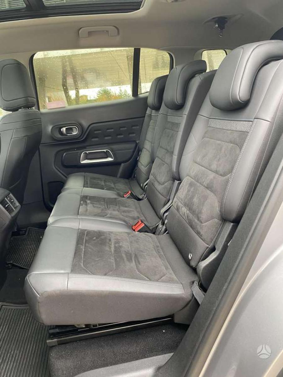 Pelēks Citroen C5 Aircross 2022 Viļņa, ar dzinēja tilpumu 1.20 L un nobraukumu 93 tūkst. km par 19000 €, foto 27 vietnē AUTOMOTO.COM.LV