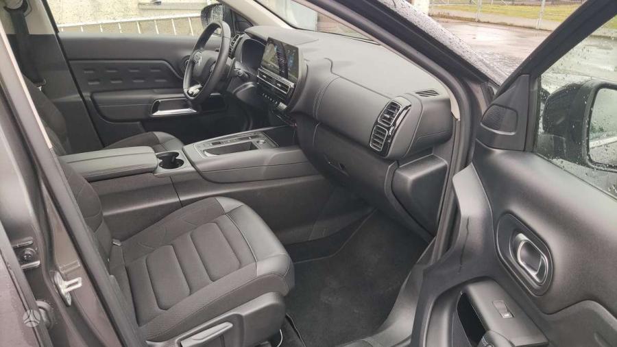 Pelēks Citroen C5 Aircross 2022 Klaipėda, ar dzinēja tilpumu 1.50 L un nobraukumu 166 tūkst. km par 16529 €, foto 25 vietnē AUTOMOTO.COM.LV