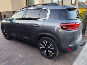 Grey Citroen C5 Aircross 2022 in Kalvarija, with an engine capacity of 1.50 L and mileage of 92 thousand km for 17606 €, photo 3 on AUTOMOTO.COM.LV