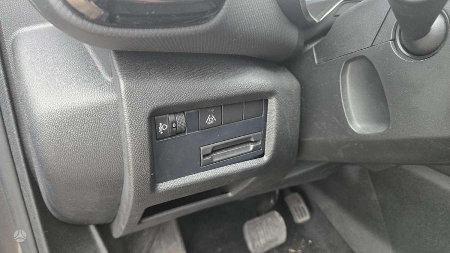 Grey Citroen C5 Aircross 2022 in Vilnius, with an engine capacity of 1.50 L and mileage of 161 thousand km for 13700 €, photo 10 on AUTOMOTO.COM.LV