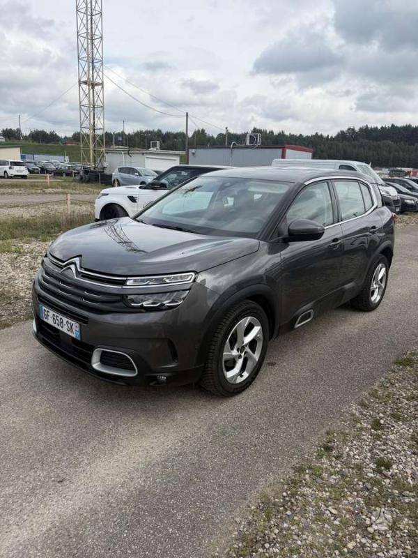 Серый Ситроен C5 Aircross 2022 в Вильнюс, объемом двигателя 1.50 л и пробегом 190 тыс. км за 10650 €, фото 1 на AUTOMOTO.COM.LV