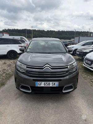 Grey Citroen C5 Aircross 2022 in Vilnius, with an engine capacity of 1.50 L and mileage of 190 thousand km for 10650 €, photo 3 on AUTOMOTO.COM.LV