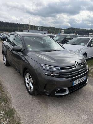 Grey Citroen C5 Aircross 2022 in Vilnius, with an engine capacity of 1.50 L and mileage of 190 thousand km for 10650 €, photo 4 on AUTOMOTO.COM.LV