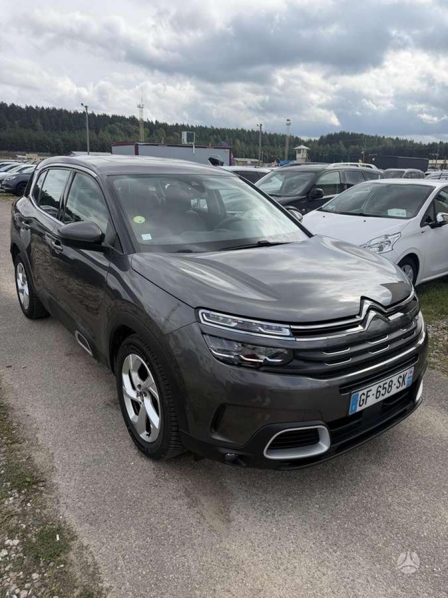 Grey Citroen C5 Aircross 2022 in Vilnius, with an engine capacity of 1.50 L and mileage of 190 thousand km for 10650 €, photo 4 on AUTOMOTO.COM.LV