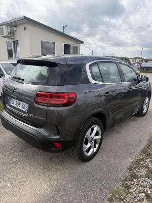 Grey Citroen C5 Aircross 2022 in Vilnius, with an engine capacity of 1.50 L and mileage of 190 thousand km for 10650 €, photo 5 on AUTOMOTO.COM.LV