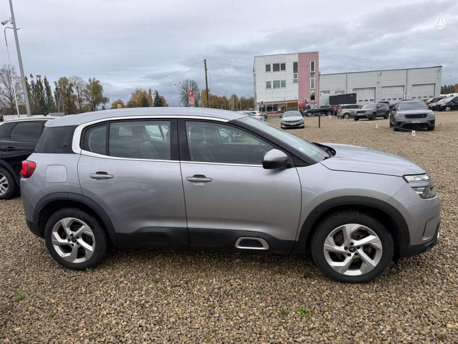 Pelēks Citroen C5 Aircross 2022 Tauragė, ar dzinēja tilpumu 1.50 L un nobraukumu 200 tūkst. km par 10200 €, foto 5 vietnē AUTOMOTO.COM.LV