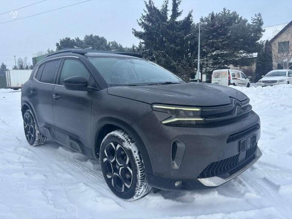 Grey Citroen C5 Aircross 2023 in Kaunas, with an engine capacity of 1.50 L and mileage of 145 thousand km for 15972 €, photo 1 on AUTOMOTO.COM.LV