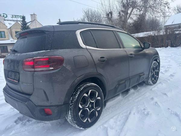 Grey Citroen C5 Aircross 2023 in Kaunas, with an engine capacity of 1.50 L and mileage of 145 thousand km for 15972 €, photo 4 on AUTOMOTO.COM.LV