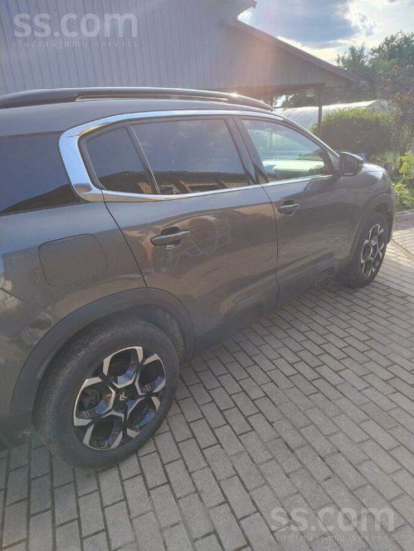 Pelēks Citroen C5 Aircross 2023 Liepāja, ar dzinēja tilpumu 1.20 L un nobraukumu 43 tūkst. km par 18500 €, foto 4 vietnē AUTOMOTO.COM.LV