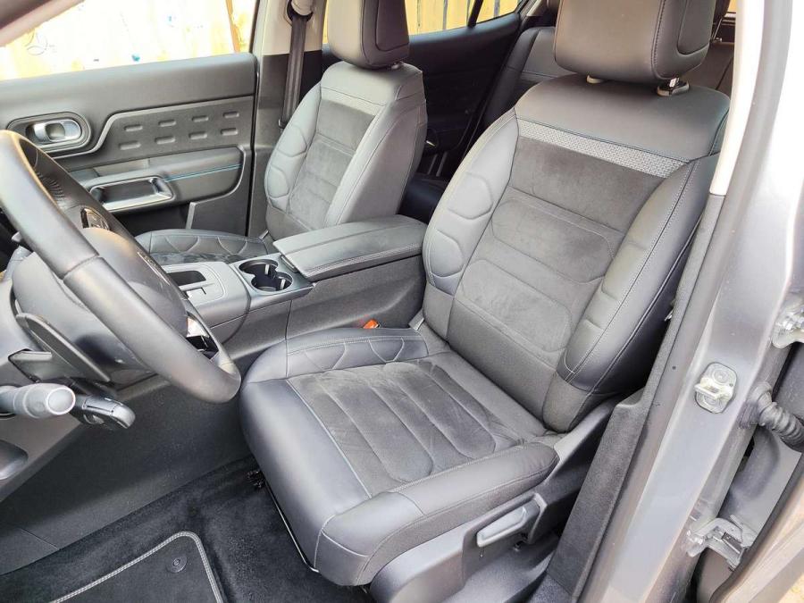 Pelēks Citroen C5 Aircross 2023 Marijampole, ar dzinēja tilpumu 1.50 L un nobraukumu 158 tūkst. km par 17781 €, foto 24 vietnē AUTOMOTO.COM.LV