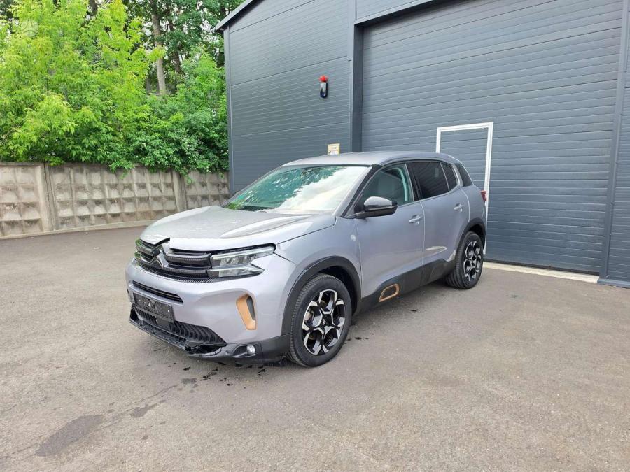 Серый Ситроен C5 Aircross 2023 в Каунас, объемом двигателя 1.50 л и пробегом 57 тыс. км за 11400 €, фото 1 на AUTOMOTO.COM.LV