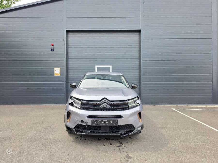 Серый Ситроен C5 Aircross 2023 в Каунас, объемом двигателя 1.50 л и пробегом 57 тыс. км за 11400 €, фото 8 на AUTOMOTO.COM.LV