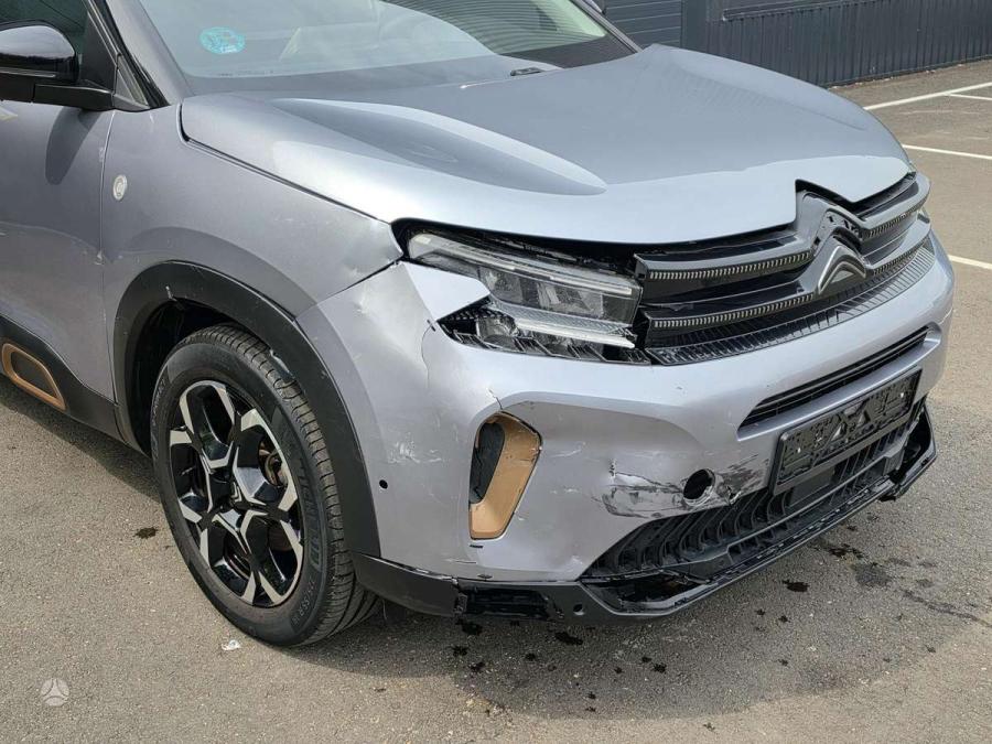 Серый Ситроен C5 Aircross 2023 в Каунас, объемом двигателя 1.50 л и пробегом 57 тыс. км за 11400 €, фото 10 на AUTOMOTO.COM.LV