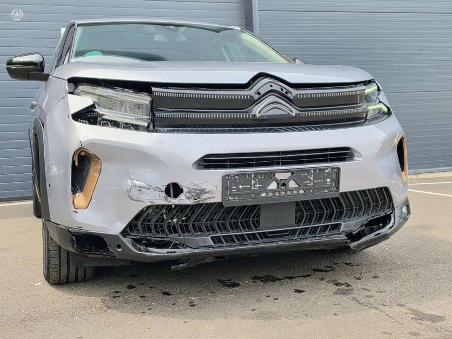 Серый Ситроен C5 Aircross 2023 в Каунас, объемом двигателя 1.50 л и пробегом 57 тыс. км за 11400 €, фото 11 на AUTOMOTO.COM.LV