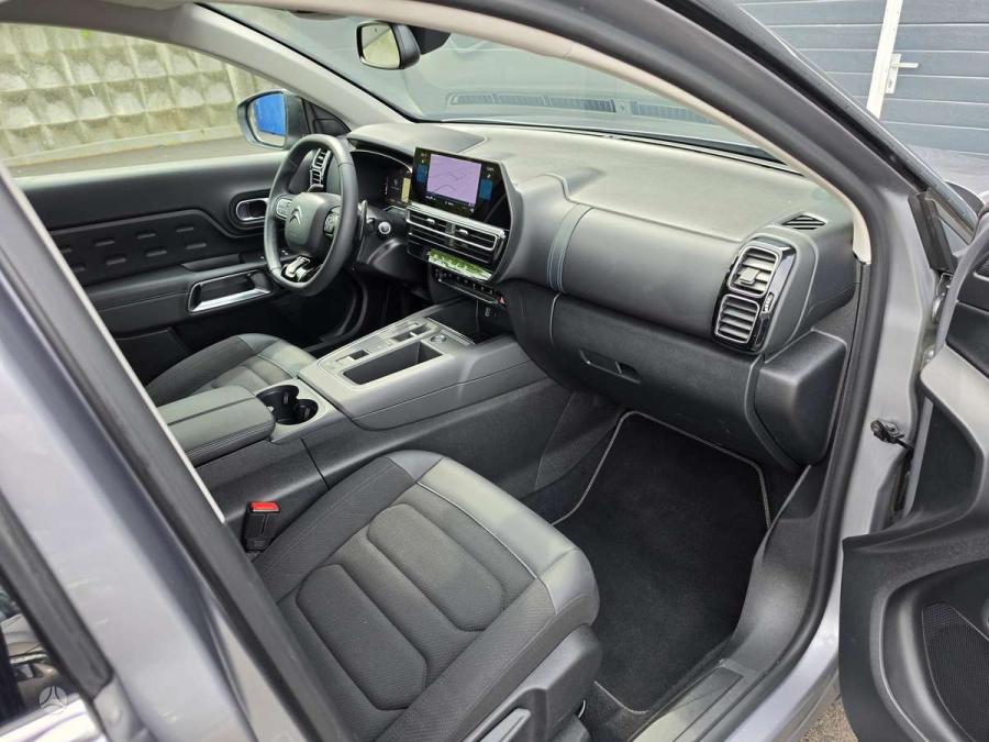 Серый Ситроен C5 Aircross 2023 в Каунас, объемом двигателя 1.50 л и пробегом 57 тыс. км за 11400 €, фото 32 на AUTOMOTO.COM.LV