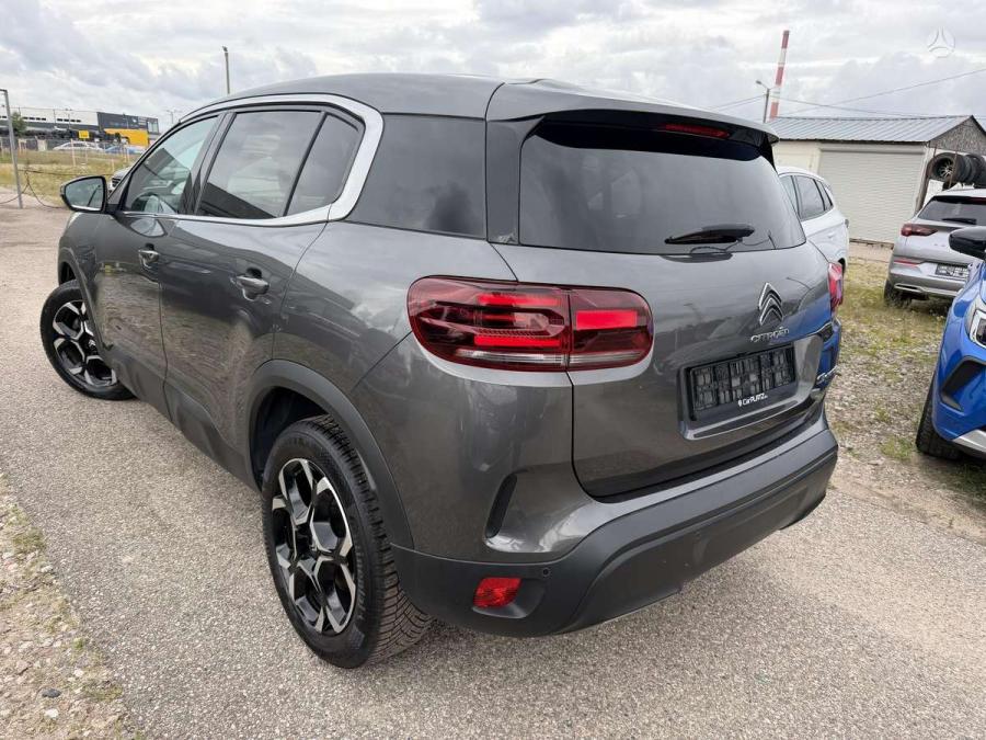 Grey Citroen C5 Aircross 2023 in Vilnius, with an engine capacity of 1.50 L and mileage of 170 thousand km for 15500 €, photo 4 on AUTOMOTO.COM.LV