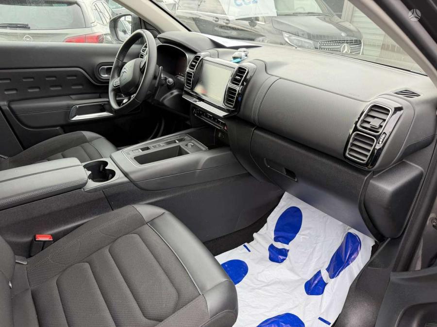 Grey Citroen C5 Aircross 2023 in Vilnius, with an engine capacity of 1.50 L and mileage of 170 thousand km for 15500 €, photo 11 on AUTOMOTO.COM.LV