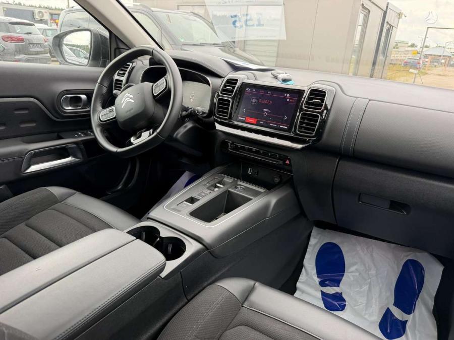 Grey Citroen C5 Aircross 2023 in Vilnius, with an engine capacity of 1.50 L and mileage of 170 thousand km for 15500 €, photo 13 on AUTOMOTO.COM.LV