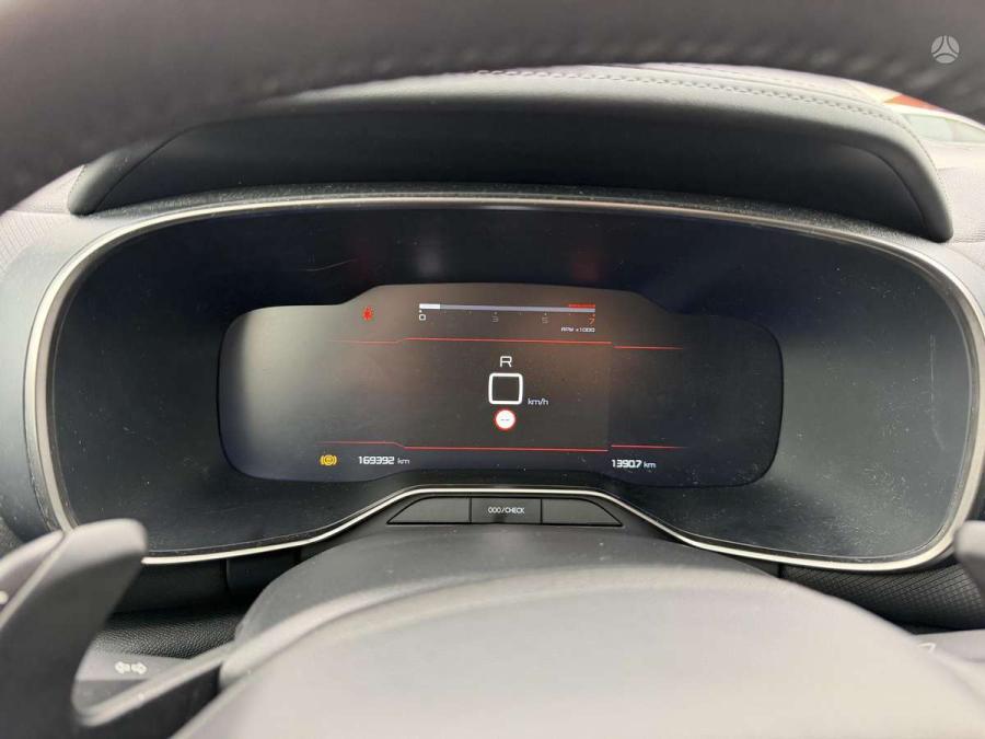 Grey Citroen C5 Aircross 2023 in Vilnius, with an engine capacity of 1.50 L and mileage of 170 thousand km for 15500 €, photo 17 on AUTOMOTO.COM.LV