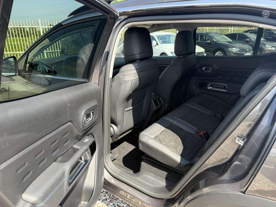 Pelēks Citroen C5 Aircross 2023 Marijampole, ar dzinēja tilpumu 1.50 L un nobraukumu 145 tūkst. km par 16934 €, foto 25 vietnē AUTOMOTO.COM.LV