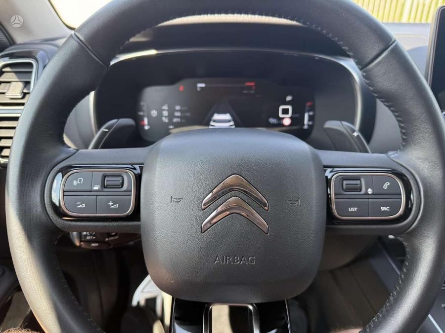 Pelēks Citroen C5 Aircross 2023 Marijampole, ar dzinēja tilpumu 1.50 L un nobraukumu 145 tūkst. km par 16934 €, foto 33 vietnē AUTOMOTO.COM.LV