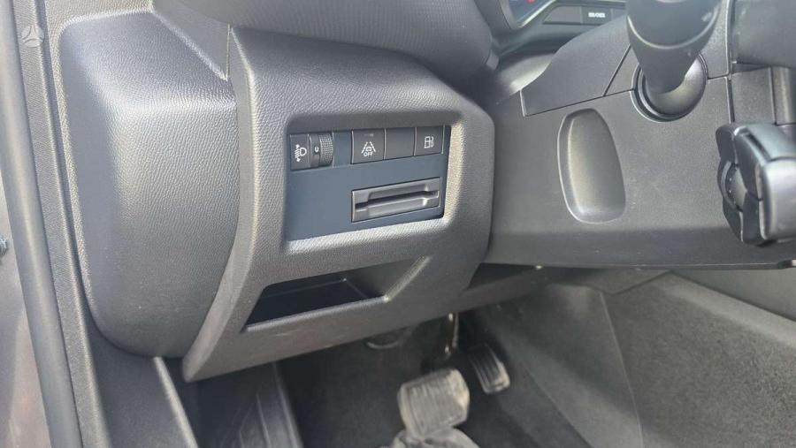 Pelēks Citroen C5 Aircross 2023 Kauņa, ar dzinēja tilpumu 1.60 L un nobraukumu 164 tūkst. km par 15200 €, foto 18 vietnē AUTOMOTO.COM.LV
