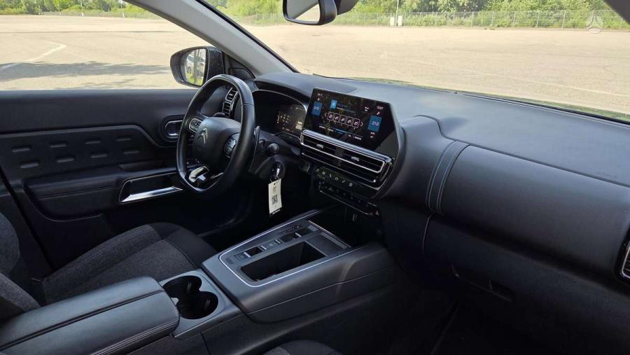 Grey Citroen C5 Aircross 2023 in Marijampole, with an engine capacity of 1.50 L and mileage of 212 thousand km for 13552 €, photo 7 on AUTOMOTO.COM.LV