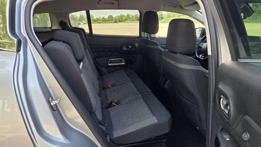 Grey Citroen C5 Aircross 2023 in Marijampole, with an engine capacity of 1.50 L and mileage of 212 thousand km for 13552 €, photo 9 on AUTOMOTO.COM.LV