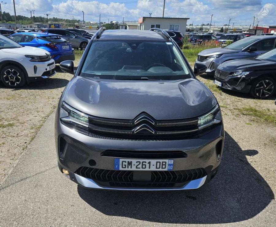 Grey Citroen C5 Aircross 2023 in Vilnius, with an engine capacity of 1.50 L and mileage of 161 thousand km for 15488 €, photo 3 on AUTOMOTO.COM.LV
