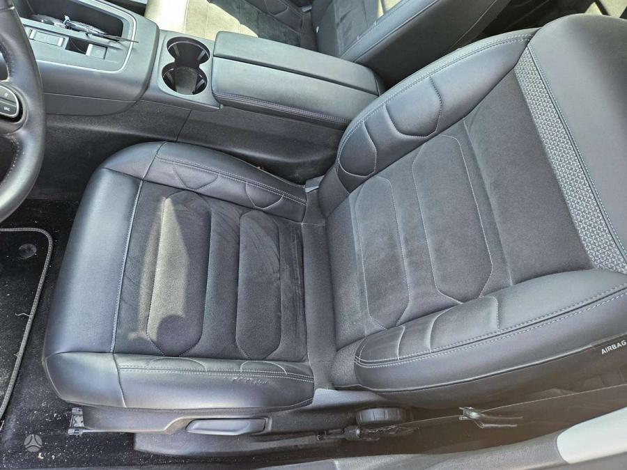 Grey Citroen C5 Aircross 2023 in Vilnius, with an engine capacity of 1.50 L and mileage of 161 thousand km for 15488 €, photo 13 on AUTOMOTO.COM.LV