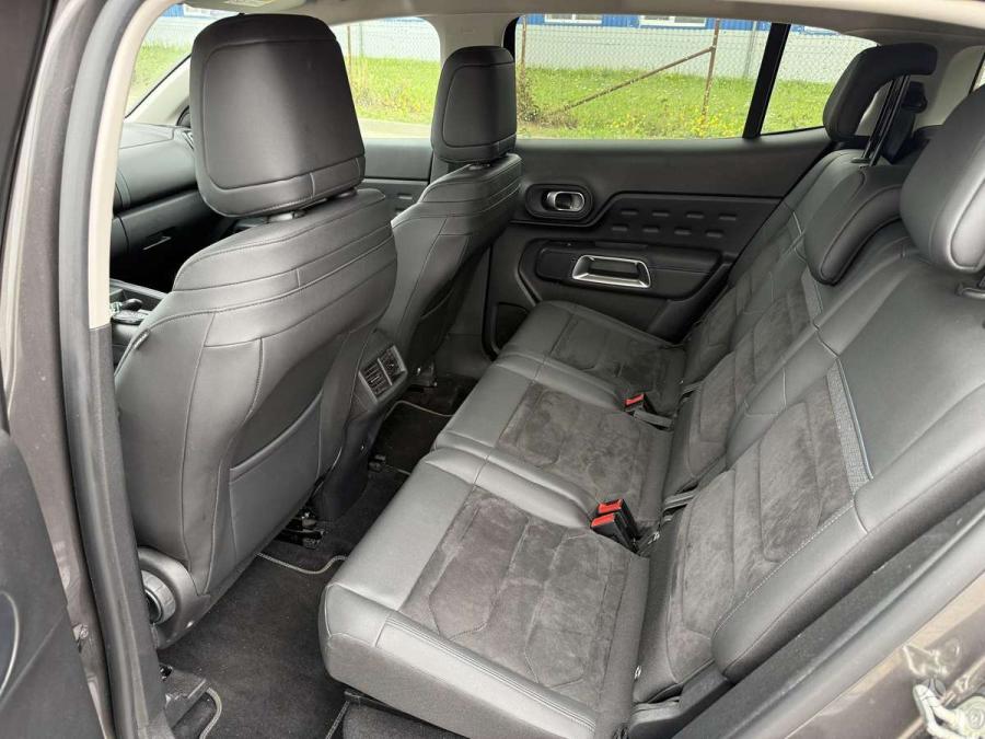 Pelēks Citroen C5 Aircross 2023 Tauragė, ar dzinēja tilpumu 1.20 L un nobraukumu 146 tūkst. km par 15004 €, foto 16 vietnē AUTOMOTO.COM.LV
