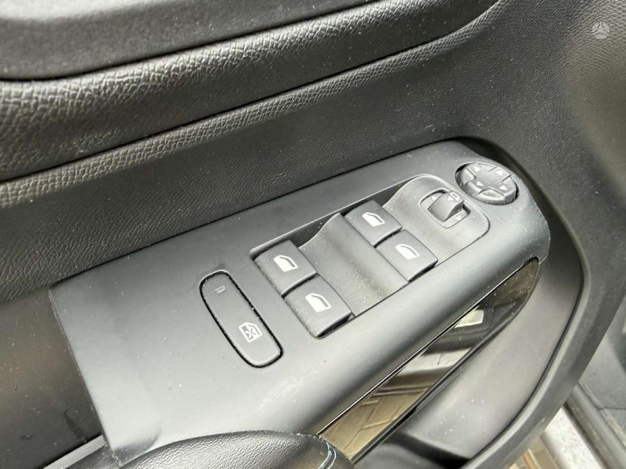 Pelēks Citroen C5 Aircross 2023 Tauragė, ar dzinēja tilpumu 1.20 L un nobraukumu 146 tūkst. km par 15004 €, foto 17 vietnē AUTOMOTO.COM.LV