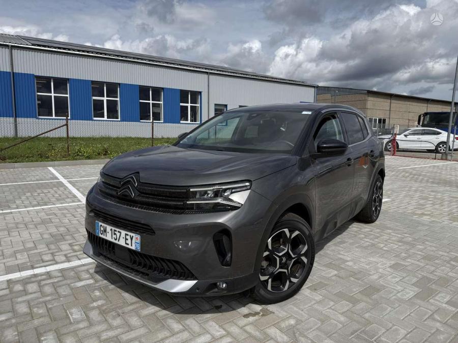 Grey Citroen C5 Aircross 2023 in Taurage, with an engine capacity of 1.20 L and mileage of 163 thousand km for 14036 €, photo 1 on AUTOMOTO.COM.LV