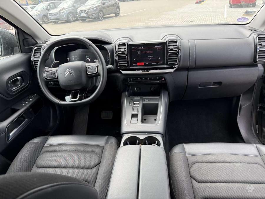 Grey Citroen C5 Aircross 2023 in Taurage, with an engine capacity of 1.20 L and mileage of 163 thousand km for 14036 €, photo 12 on AUTOMOTO.COM.LV
