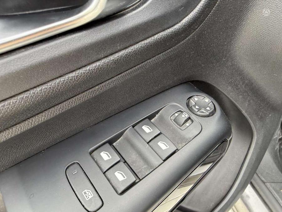 Grey Citroen C5 Aircross 2023 in Taurage, with an engine capacity of 1.20 L and mileage of 163 thousand km for 14036 €, photo 16 on AUTOMOTO.COM.LV